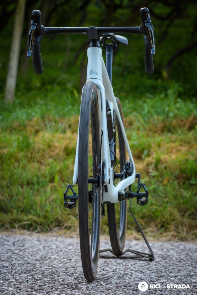 Nuove Canyon Endurace CFR e CF SLX: terza generazione in salsa aero