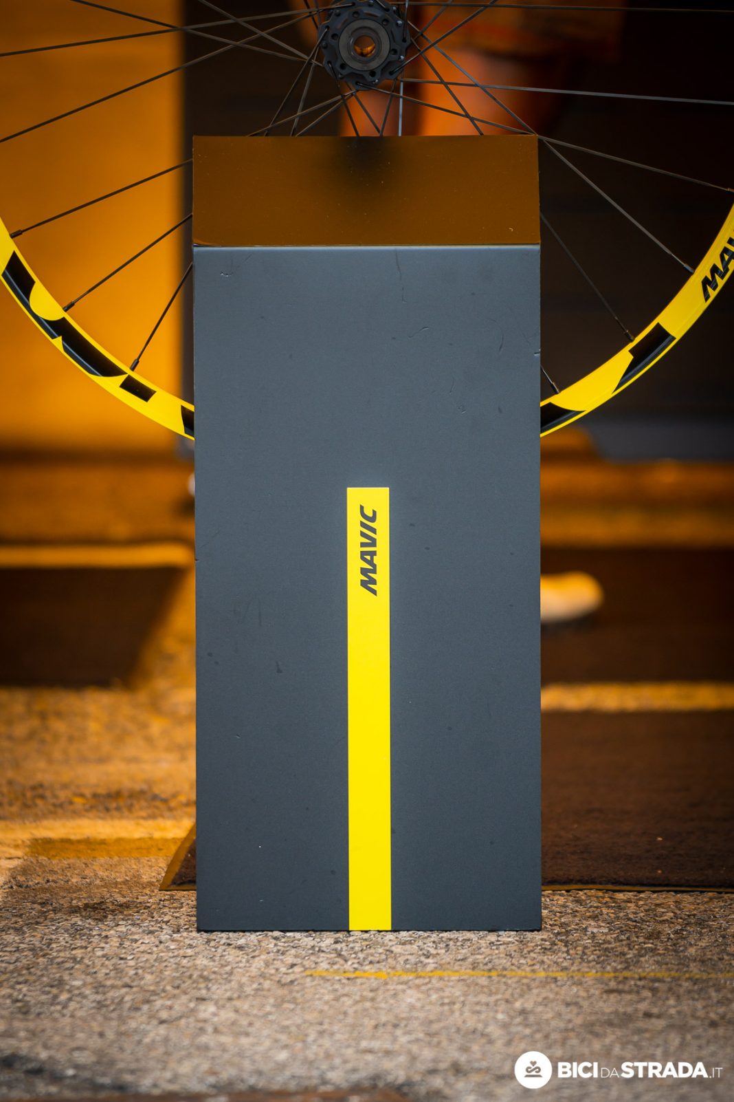 Nuove Mavic Cosmic S 42 Disc: ruota in carbonio sotto i 1.000 euro