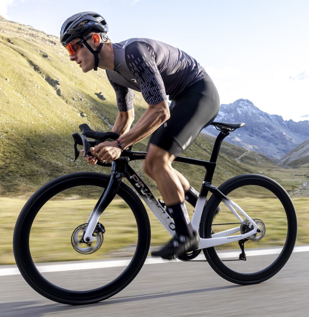 Gamma Pinarello F 2025: arriva la nuova F1, aumentano le opzioni colore