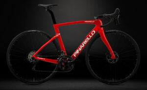 Gamma Pinarello F 2025: arriva la nuova F1, aumentano le opzioni colore