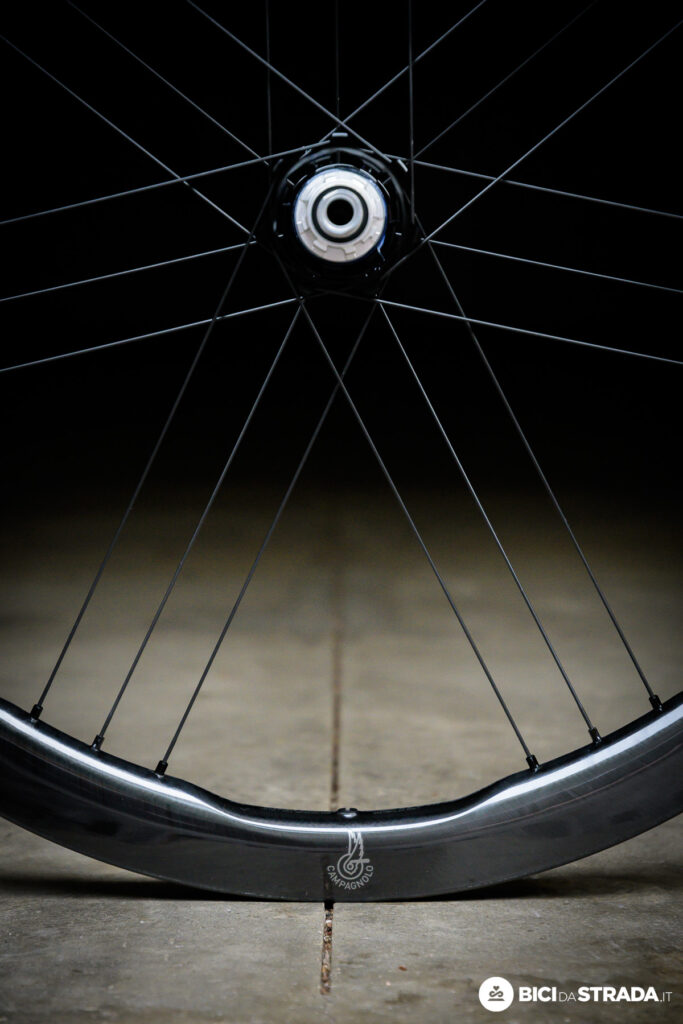 Nuove ruote Campagnolo Shamal: profilo a onda per un vero superclassico
